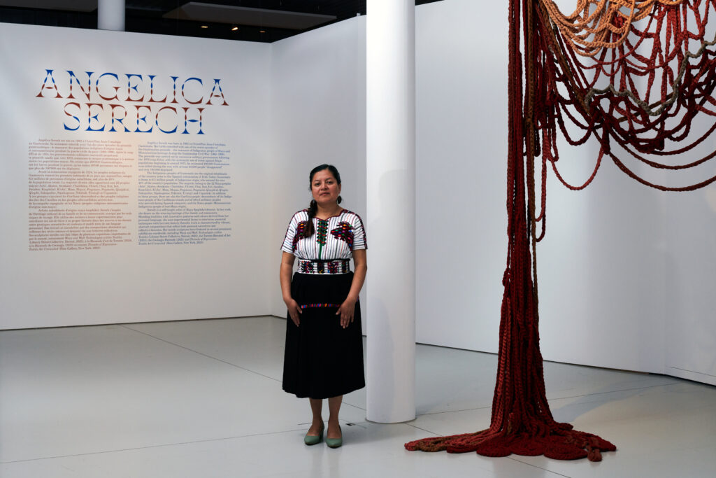Angélica Serech: Textile Kunst als Sprache der Erinnerung, Heilung und ...